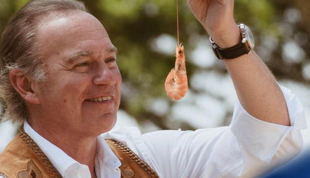Bertín Osborne canta una ranchera para los Rodolfos de Pescanova