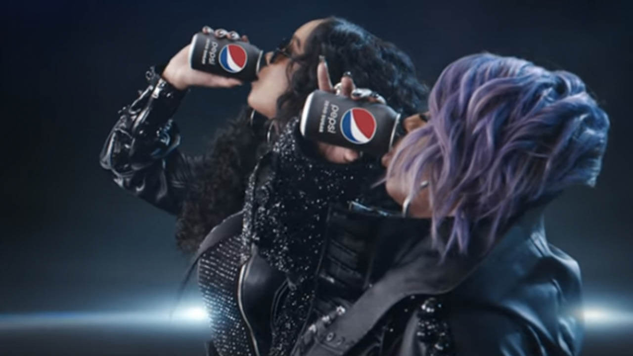 Pepsi provoca a su principal competidor con su anuncio para la Super Bowl